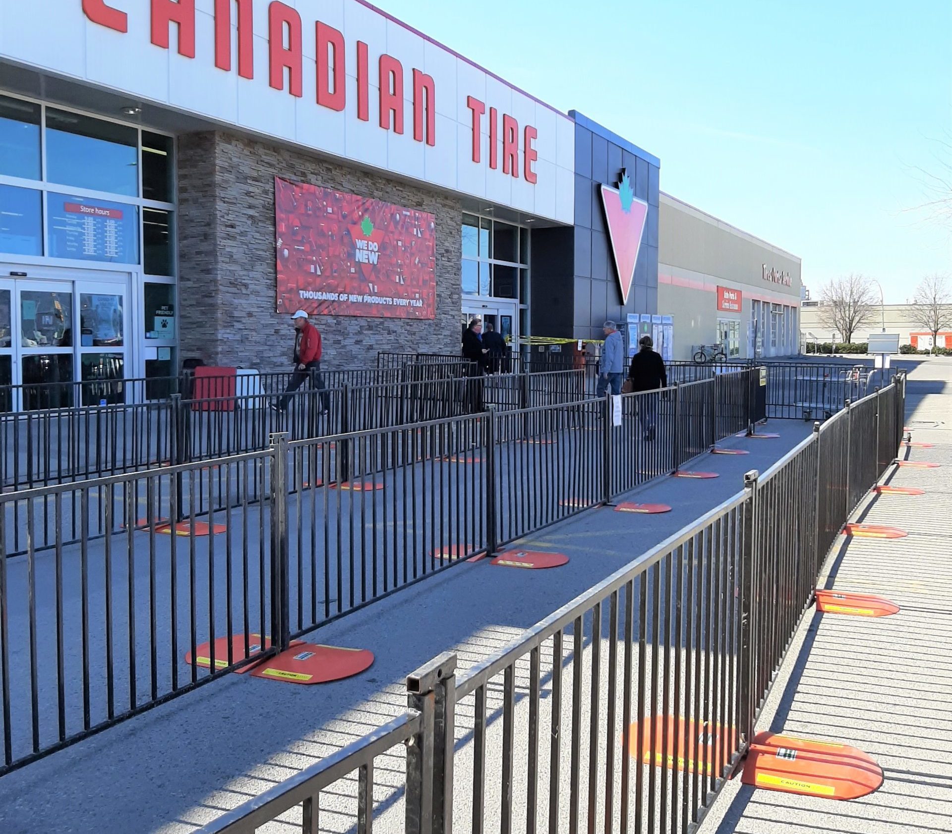Queue Management and Crowd Control Fencing | Modu-Loc Canada